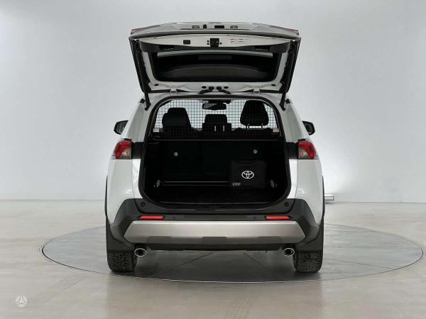 White Toyota RAV4 2025 in Vilnius, with an engine capacity of 2.49 L and mileage of 30 thousand km for 40900 €, photo 10 on AUTOMOTO.COM.LV