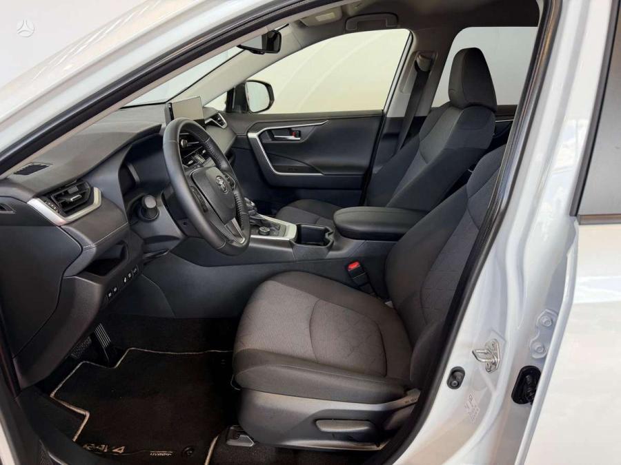 Balts Toyota RAV4 2025 Šauļi, ar dzinēja tilpumu 2.49 L un nobraukumu 18 tūkst. km par 37900 €, foto 8 vietnē AUTOMOTO.COM.LV