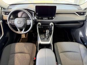Balts Toyota RAV4 2025 Šauļi, ar dzinēja tilpumu 2.49 L un nobraukumu 18 tūkst. km par 37900 €, foto 16 vietnē AUTOMOTO.COM.LV