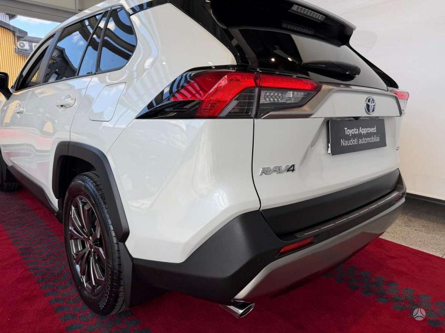 Balts Toyota RAV4 2025 Šauļi, ar dzinēja tilpumu 2.49 L un nobraukumu 18 tūkst. km par 37900 €, foto 37 vietnē AUTOMOTO.COM.LV