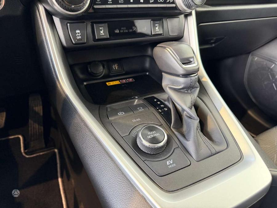 Balts Toyota RAV4 2025 Šauļi, ar dzinēja tilpumu 2.49 L un nobraukumu 18 tūkst. km par 37900 €, foto 22 vietnē AUTOMOTO.COM.LV