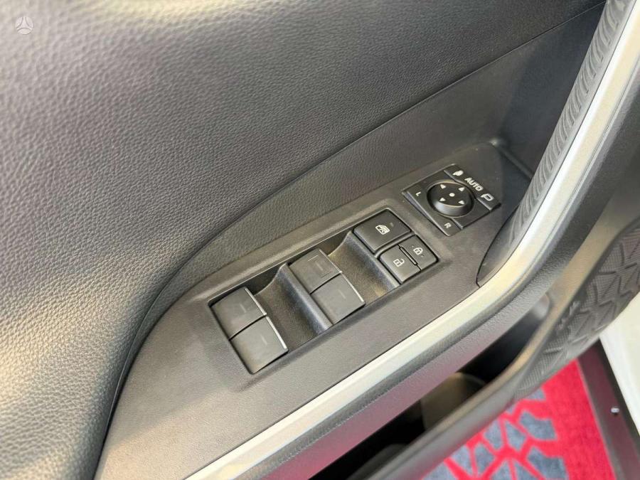 Balts Toyota RAV4 2025 Šauļi, ar dzinēja tilpumu 2.49 L un nobraukumu 18 tūkst. km par 37900 €, foto 28 vietnē AUTOMOTO.COM.LV