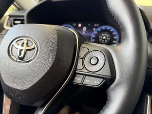 Balts Toyota RAV4 2025 Šauļi, ar dzinēja tilpumu 2.49 L un nobraukumu 18 tūkst. km par 37900 €, foto 32 vietnē AUTOMOTO.COM.LV