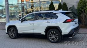 Balts Toyota RAV4 2025 Rīga, ar dzinēja tilpumu 2.50 L un nobraukumu 55 tūkst. km par 34500 €, foto 5 vietnē AUTOMOTO.COM.LV