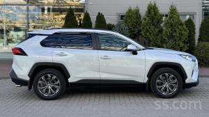 Balts Toyota RAV4 2025 Rīga, ar dzinēja tilpumu 2.50 L un nobraukumu 55 tūkst. km par 34500 €, foto 6 vietnē AUTOMOTO.COM.LV