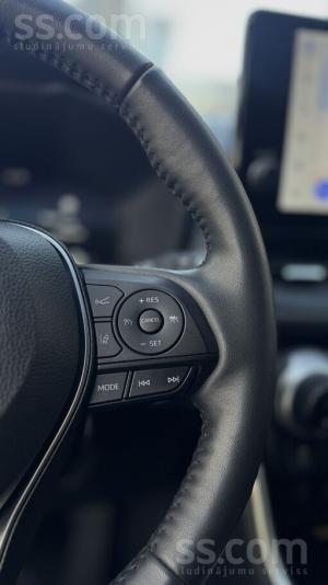 Balts Toyota RAV4 2025 Rīga, ar dzinēja tilpumu 2.50 L un nobraukumu 55 tūkst. km par 34500 €, foto 15 vietnē AUTOMOTO.COM.LV