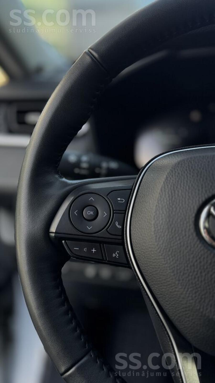 Balts Toyota RAV4 2025 Rīga, ar dzinēja tilpumu 2.50 L un nobraukumu 55 tūkst. km par 34500 €, foto 16 vietnē AUTOMOTO.COM.LV