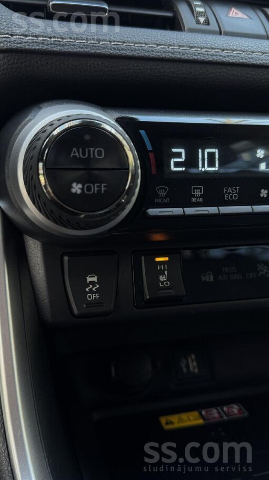 Balts Toyota RAV4 2025 Rīga, ar dzinēja tilpumu 2.50 L un nobraukumu 55 tūkst. km par 34500 €, foto 22 vietnē AUTOMOTO.COM.LV