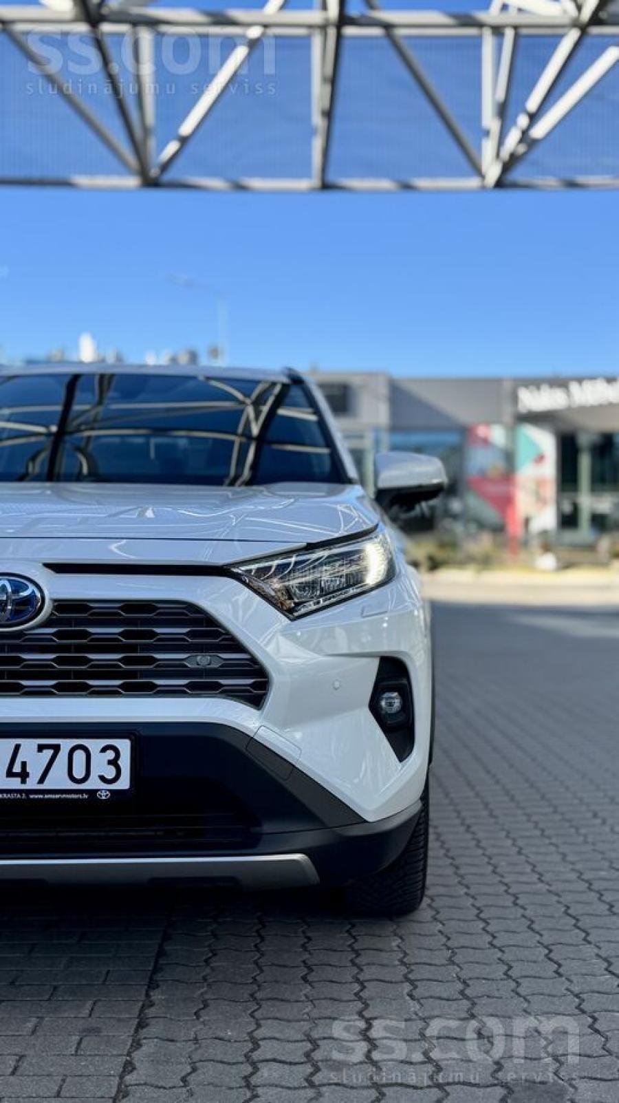 Balts Toyota RAV4 2025 Rīga, ar dzinēja tilpumu 2.50 L un nobraukumu 55 tūkst. km par 34500 €, foto 36 vietnē AUTOMOTO.COM.LV