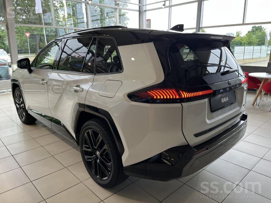 Balts Toyota RAV4 2026 Ventspils, ar dzinēja tilpumu 2.50 L un nobraukumu 10 tūkst. km par 48250 €, foto 5 vietnē AUTOMOTO.COM.LV