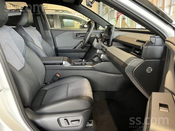 Balts Toyota RAV4 2026 Ventspils, ar dzinēja tilpumu 2.50 L un nobraukumu 10 tūkst. km par 48250 €, foto 7 vietnē AUTOMOTO.COM.LV