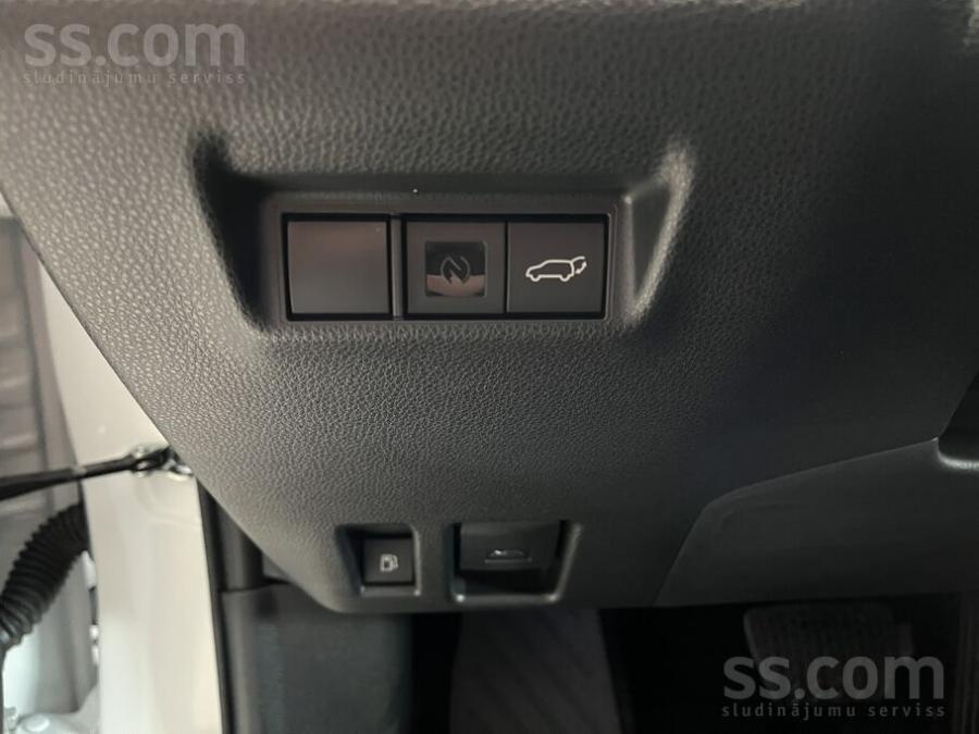 Balts Toyota RAV4 2026 Ventspils, ar dzinēja tilpumu 2.50 L un nobraukumu 10 tūkst. km par 48250 €, foto 12 vietnē AUTOMOTO.COM.LV