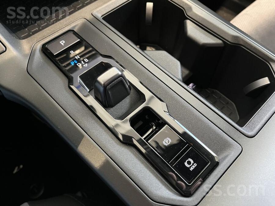 Balts Toyota RAV4 2026 Ventspils, ar dzinēja tilpumu 2.50 L un nobraukumu 10 tūkst. km par 48250 €, foto 17 vietnē AUTOMOTO.COM.LV