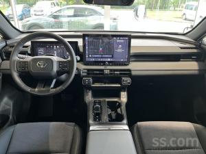 Balts Toyota RAV4 2026 Ventspils, ar dzinēja tilpumu 2.50 L un nobraukumu 10 tūkst. km par 48250 €, foto 21 vietnē AUTOMOTO.COM.LV