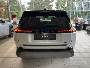 Balts Toyota RAV4 2026 Ventspils, ar dzinēja tilpumu 2.50 L un nobraukumu 10 tūkst. km par 48250 €, foto 26 vietnē AUTOMOTO.COM.LV
