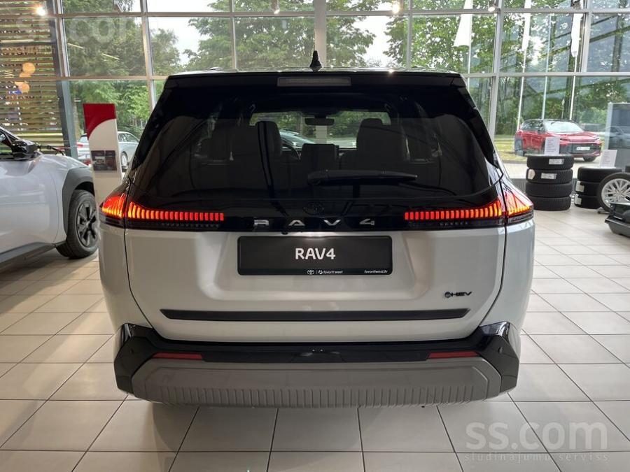 Balts Toyota RAV4 2026 Ventspils, ar dzinēja tilpumu 2.50 L un nobraukumu 10 tūkst. km par 48250 €, foto 26 vietnē AUTOMOTO.COM.LV