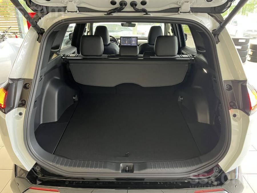 Balts Toyota RAV4 2026 Ventspils, ar dzinēja tilpumu 2.50 L un nobraukumu 10 tūkst. km par 48250 €, foto 27 vietnē AUTOMOTO.COM.LV