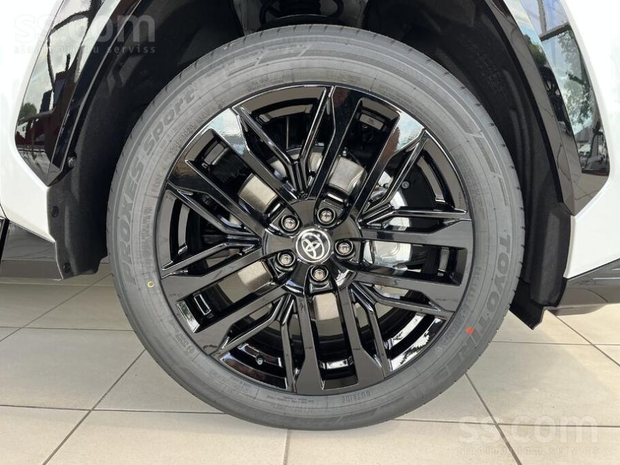 Balts Toyota RAV4 2026 Ventspils, ar dzinēja tilpumu 2.50 L un nobraukumu 10 tūkst. km par 48250 €, foto 29 vietnē AUTOMOTO.COM.LV