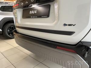 Balts Toyota RAV4 2026 Ventspils, ar dzinēja tilpumu 2.50 L un nobraukumu 10 tūkst. km par 48250 €, foto 31 vietnē AUTOMOTO.COM.LV