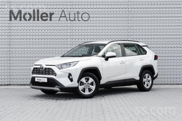 White Toyota RAV4 2026 in Riga, with an engine capacity of 2.00 L and mileage of 93 thousand km for 26050 €, photo 1 on AUTOMOTO.COM.LV
