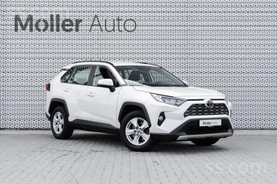 White Toyota RAV4 2026 in Riga, with an engine capacity of 2.00 L and mileage of 93 thousand km for 26050 €, photo 3 on AUTOMOTO.COM.LV