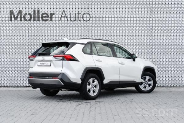 White Toyota RAV4 2026 in Riga, with an engine capacity of 2.00 L and mileage of 93 thousand km for 26050 €, photo 4 on AUTOMOTO.COM.LV