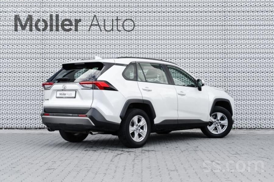 White Toyota RAV4 2026 in Riga, with an engine capacity of 2.00 L and mileage of 93 thousand km for 26050 €, photo 5 on AUTOMOTO.COM.LV