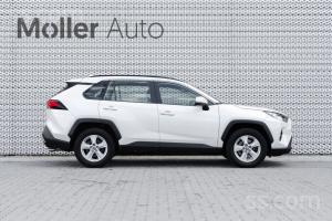White Toyota RAV4 2026 in Riga, with an engine capacity of 2.00 L and mileage of 93 thousand km for 26050 €, photo 6 on AUTOMOTO.COM.LV