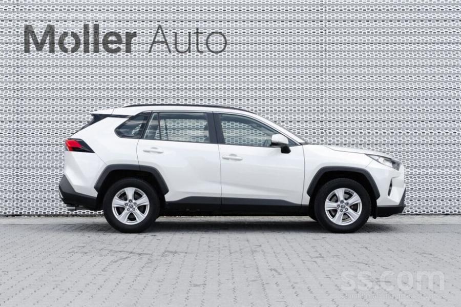 White Toyota RAV4 2026 in Riga, with an engine capacity of 2.00 L and mileage of 93 thousand km for 26050 €, photo 6 on AUTOMOTO.COM.LV