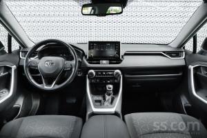 White Toyota RAV4 2026 in Riga, with an engine capacity of 2.00 L and mileage of 93 thousand km for 26050 €, photo 7 on AUTOMOTO.COM.LV