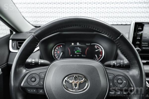 White Toyota RAV4 2026 in Riga, with an engine capacity of 2.00 L and mileage of 93 thousand km for 26050 €, photo 9 on AUTOMOTO.COM.LV