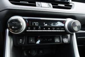 Balts Toyota RAV4 2026 Mārupe, ar dzinēja tilpumu 2.00 L un nobraukumu 93 tūkst. km par 26050 €, foto 14 vietnē AUTOMOTO.COM.LV