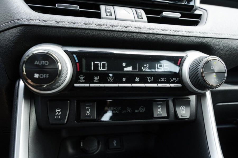 Balts Toyota RAV4 2026 Mārupe, ar dzinēja tilpumu 2.00 L un nobraukumu 93 tūkst. km par 26050 €, foto 14 vietnē AUTOMOTO.COM.LV