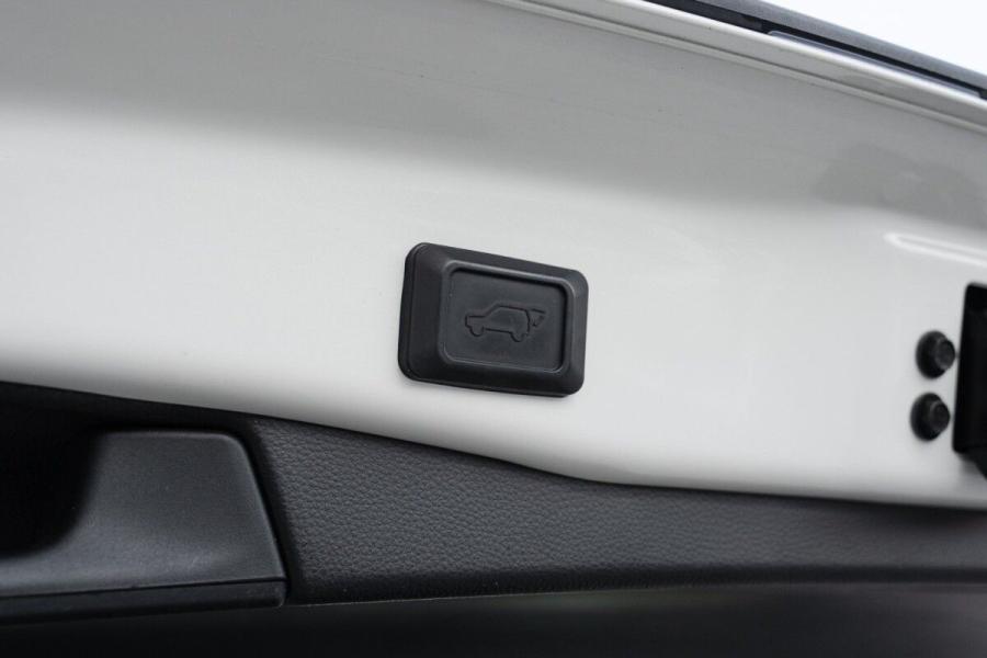 Balts Toyota RAV4 2026 Mārupe, ar dzinēja tilpumu 2.00 L un nobraukumu 93 tūkst. km par 26050 €, foto 18 vietnē AUTOMOTO.COM.LV