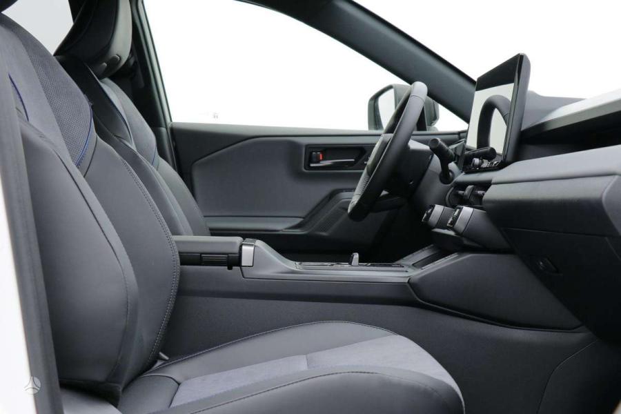Balts Toyota RAV4 2026 Viļņa, ar dzinēja tilpumu 1.99 L un nobraukumu 1 tūkst. km par 50500 €, foto 10 vietnē AUTOMOTO.COM.LV