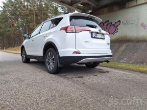 Balts Toyota RAV4 2016 Ventspils, ar dzinēja tilpumu 2.50 L un nobraukumu 233 tūkst. km par 16000 €, foto 3 vietnē AUTOMOTO.COM.LV