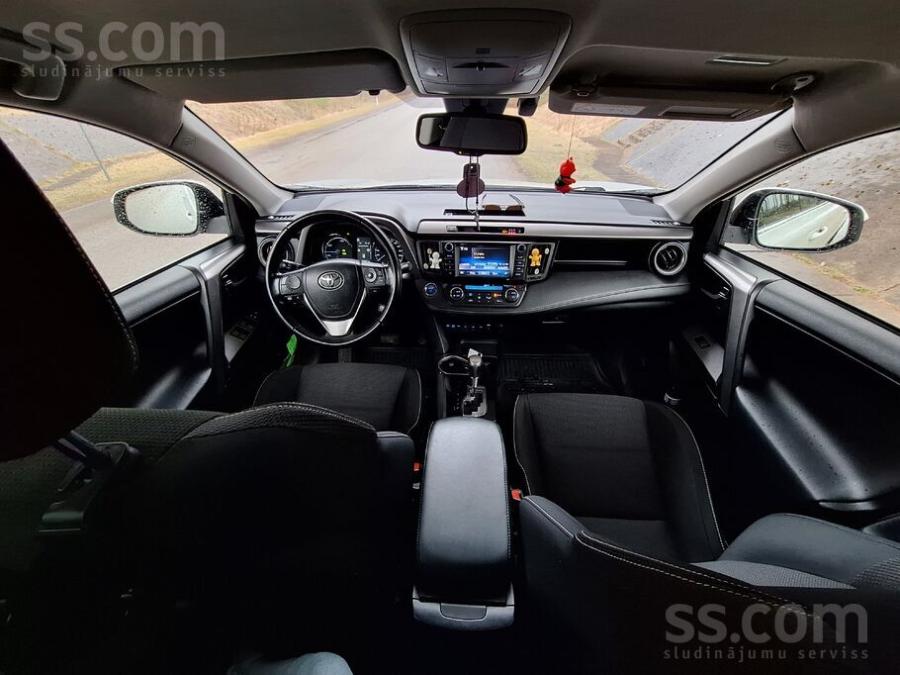 Balts Toyota RAV4 2016 Ventspils, ar dzinēja tilpumu 2.50 L un nobraukumu 233 tūkst. km par 16000 €, foto 14 vietnē AUTOMOTO.COM.LV