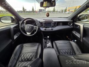 Balts Toyota RAV4 2018 Rīga, ar dzinēja tilpumu 2.50 L un nobraukumu 100 tūkst. km par 25099 €, foto 4 vietnē AUTOMOTO.COM.LV
