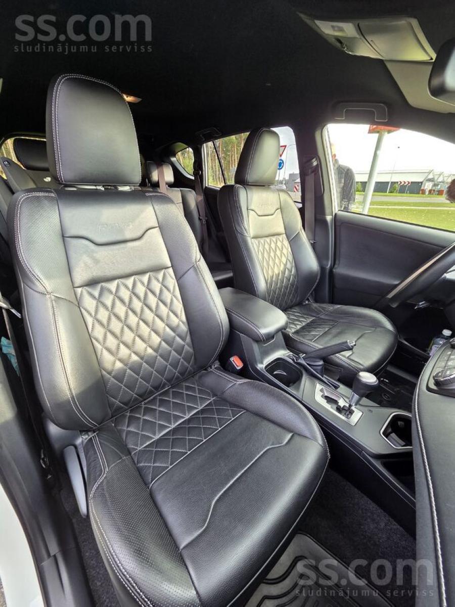 Balts Toyota RAV4 2018 Rīga, ar dzinēja tilpumu 2.50 L un nobraukumu 100 tūkst. km par 25099 €, foto 5 vietnē AUTOMOTO.COM.LV
