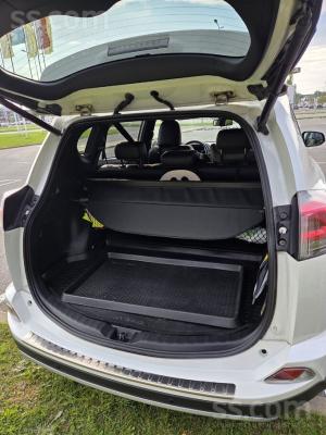 Balts Toyota RAV4 2018 Rīga, ar dzinēja tilpumu 2.50 L un nobraukumu 100 tūkst. km par 25099 €, foto 7 vietnē AUTOMOTO.COM.LV