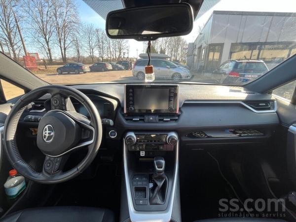 Balts Toyota RAV4 2020 Rīga, ar dzinēja tilpumu 2.50 L un nobraukumu 120 tūkst. km par 23900 €, foto 8 vietnē AUTOMOTO.COM.LV