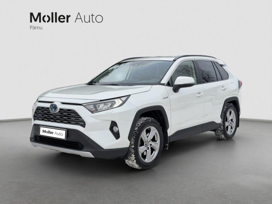White Toyota RAV4 2021 in Parnu, with an engine capacity of 2.50 L and mileage of 82 thousand km for 28950 €, photo 1 on AUTOMOTO.COM.LV