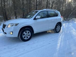 Balts Toyota RAV4 2011 Šauļi, ar dzinēja tilpumu 2.23 L un nobraukumu 320 tūkst. km par 4750 €, foto 4 vietnē AUTOMOTO.COM.LV