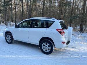 Balts Toyota RAV4 2011 Šauļi, ar dzinēja tilpumu 2.23 L un nobraukumu 320 tūkst. km par 4750 €, foto 5 vietnē AUTOMOTO.COM.LV