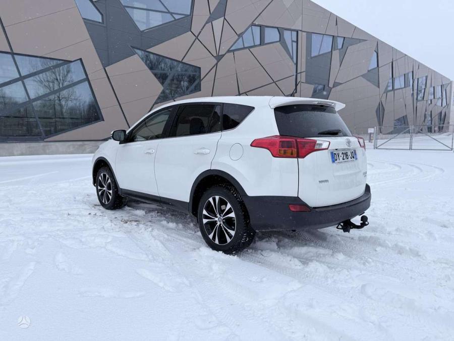 Balts Toyota RAV4 2015 Šauļi, ar dzinēja tilpumu 2.20 L un nobraukumu 234 tūkst. km par 10200 €, foto 11 vietnē AUTOMOTO.COM.LV