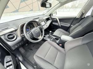 Balts Toyota RAV4 2015 Šauļi, ar dzinēja tilpumu 2.20 L un nobraukumu 234 tūkst. km par 10200 €, foto 23 vietnē AUTOMOTO.COM.LV
