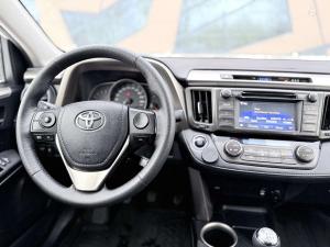 Balts Toyota RAV4 2015 Šauļi, ar dzinēja tilpumu 2.20 L un nobraukumu 234 tūkst. km par 10200 €, foto 28 vietnē AUTOMOTO.COM.LV