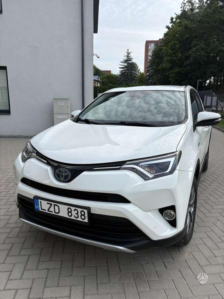 Balts Toyota RAV4 2016 Marijampole, ar dzinēja tilpumu 2.49 L un nobraukumu 247 tūkst. km par 15500 €, foto 1 vietnē AUTOMOTO.COM.LV
