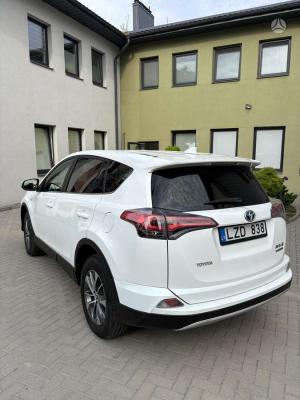 Balts Toyota RAV4 2016 Marijampole, ar dzinēja tilpumu 2.49 L un nobraukumu 247 tūkst. km par 15500 €, foto 3 vietnē AUTOMOTO.COM.LV
