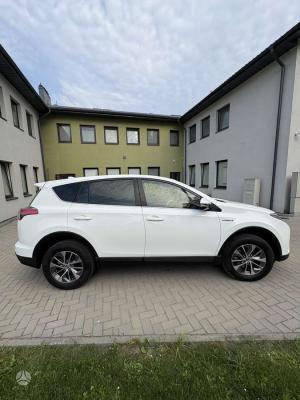 Balts Toyota RAV4 2016 Marijampole, ar dzinēja tilpumu 2.49 L un nobraukumu 247 tūkst. km par 15500 €, foto 4 vietnē AUTOMOTO.COM.LV